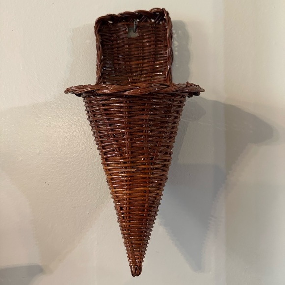 Holiday | Vintage Brown Wicker Cornucopia Wall Pocket Or Table Decor ...